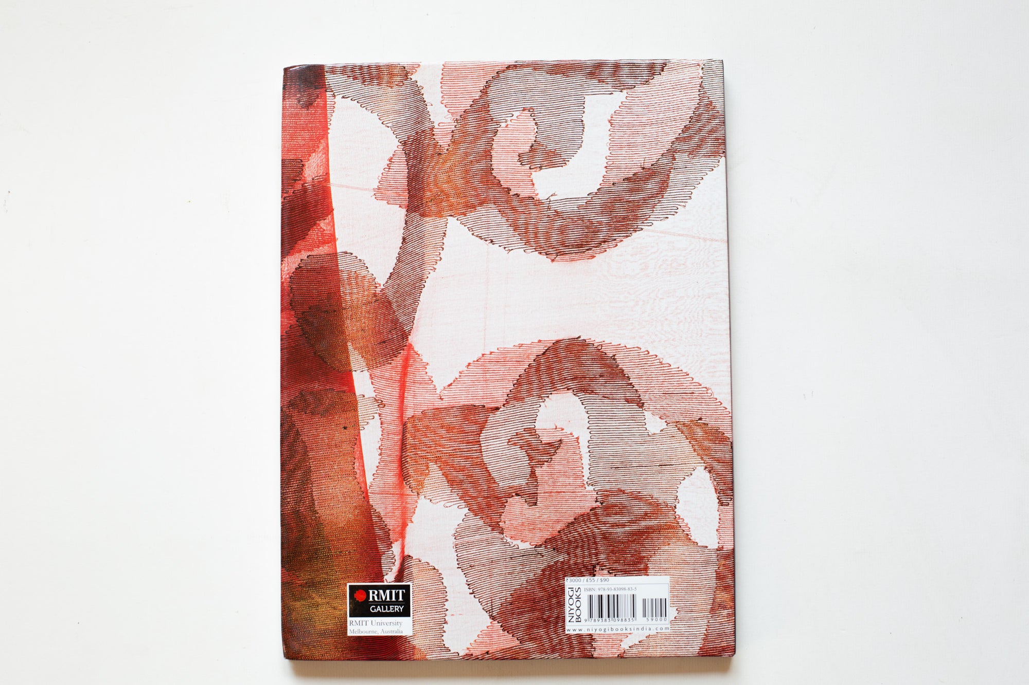 Unfolding: Contemporary Indian Textiles by Maggie Baxter – ARTISANS'